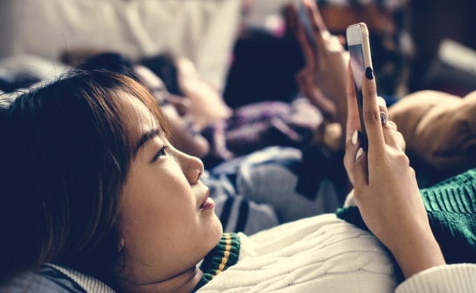 Smartphone Addiction Is Such A Problem Among Teens That Phone Detox ...
