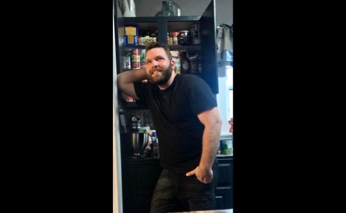 Man's Mock Dating Profile Hilariously Highlights What Love In The Time ...