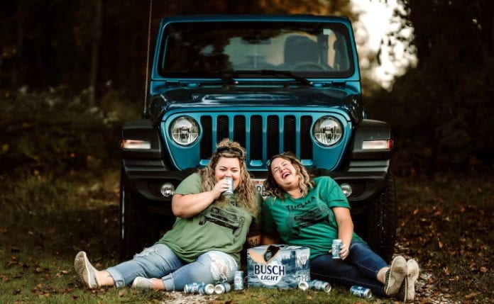 Two Best Friends Commemorate Their Friendship In Epic Drunk Photo Shoot ...