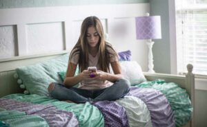 Alarming New Trend Shows Teen Girls Are Developing Tics, and TikTok ...